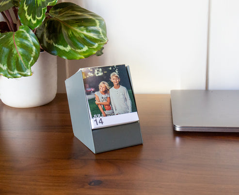 Signature Stand | Desktop Photo Display | Social Print Studio